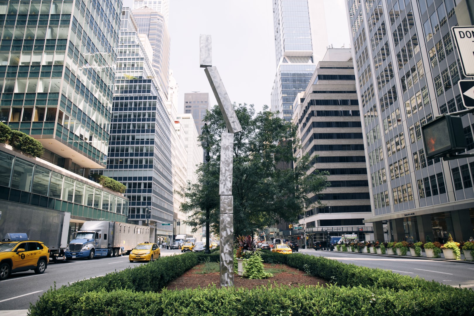 George Rickey on Park – Iconic, Kinetic, Mesmerizing Sculptures Tower ...