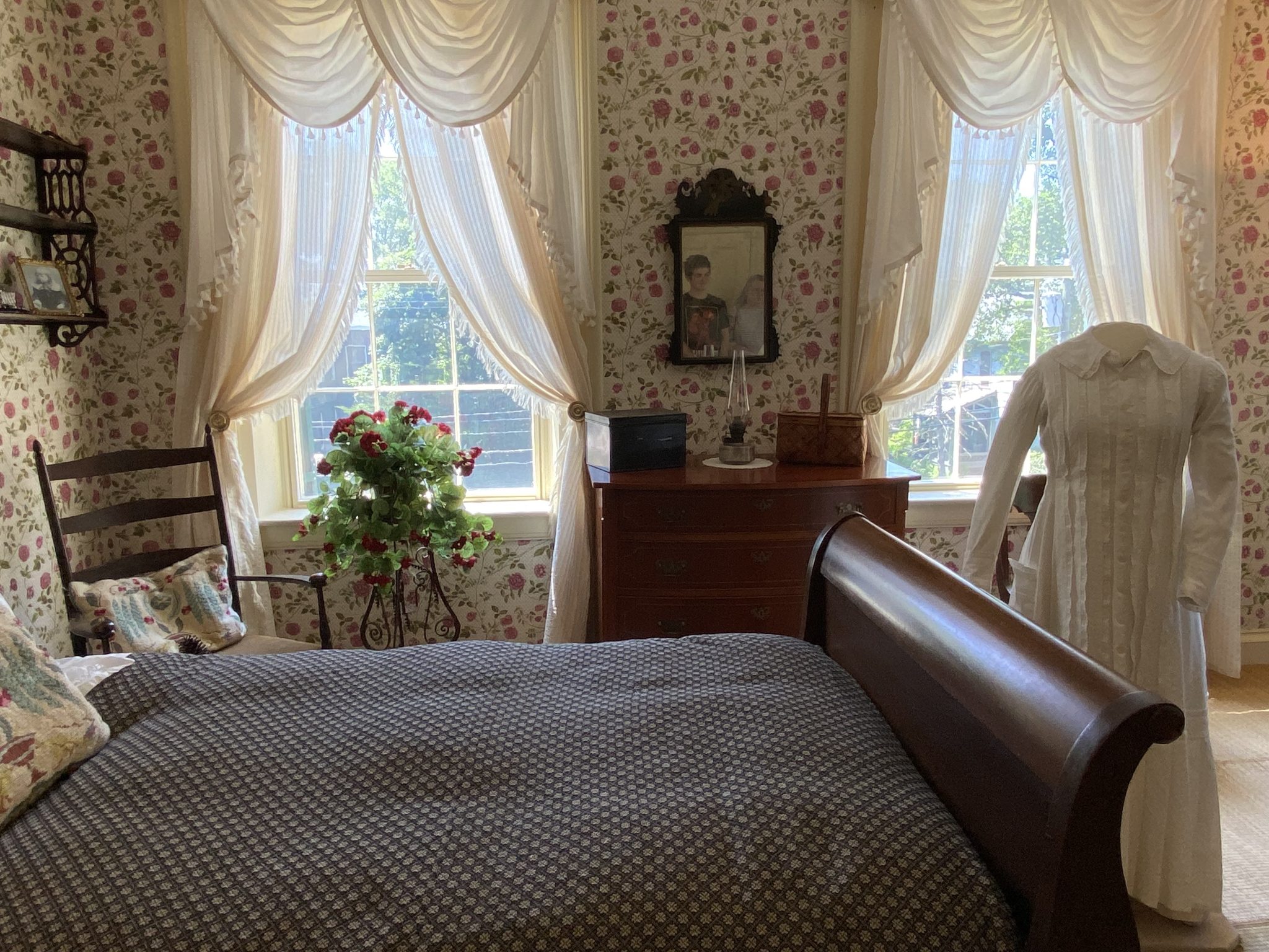 A Center for Poetry: The Emily Dickinson Museum – Side of Culture