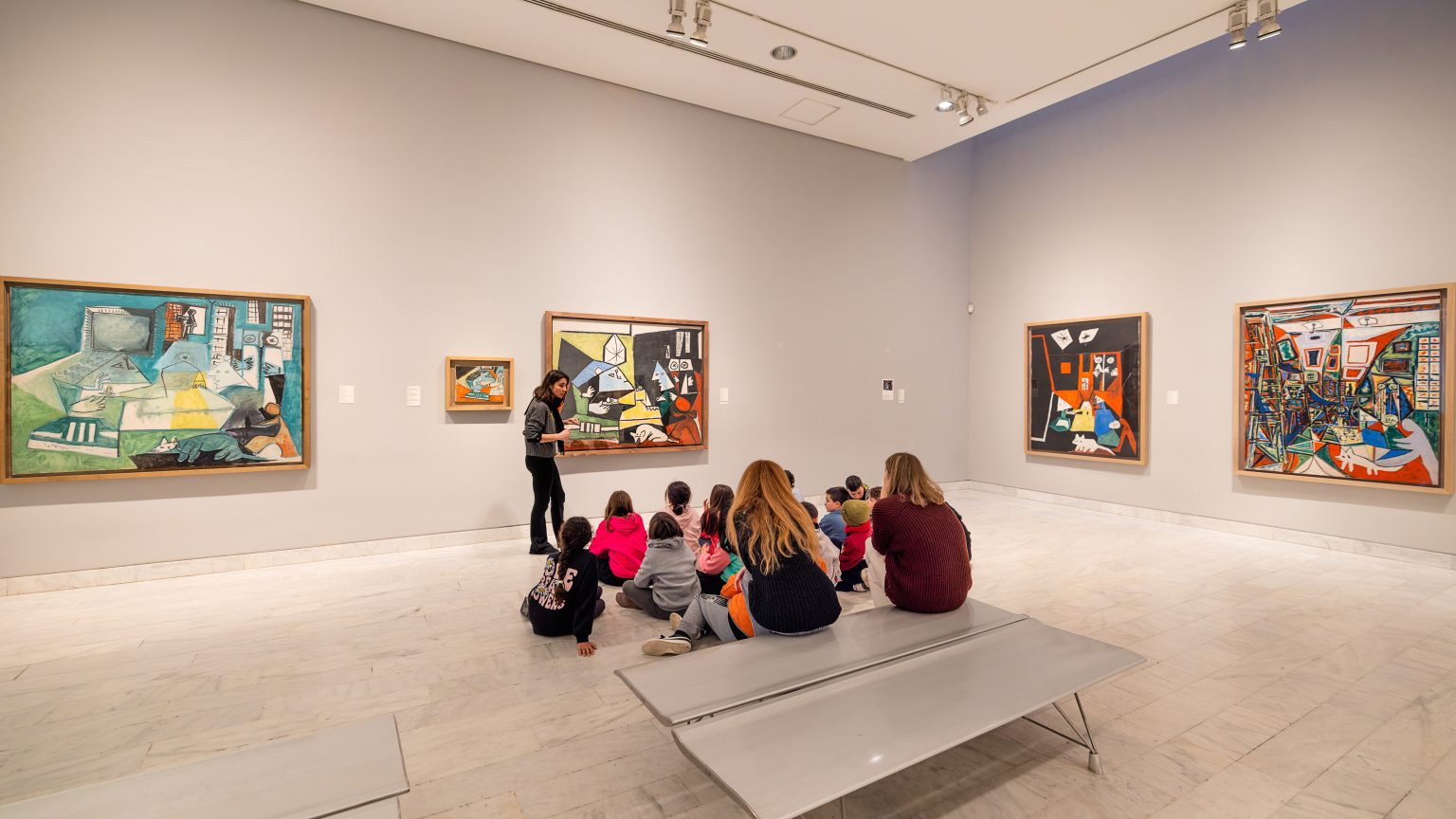 The Changing Role of Docents in America’s Museums – Side of Culture