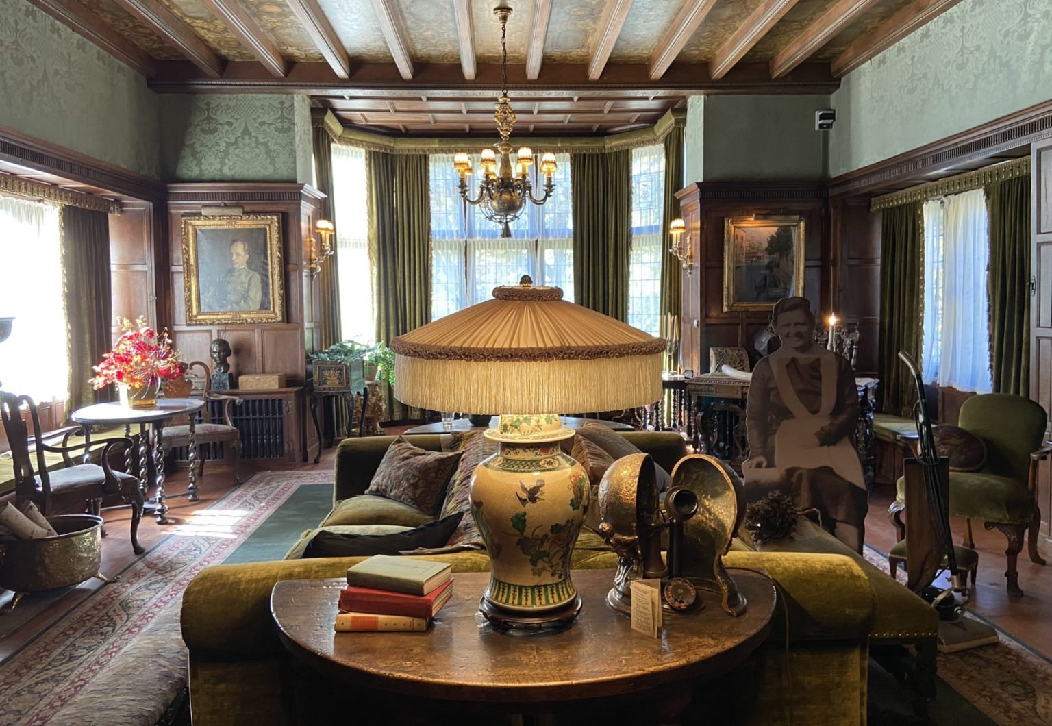 700 Volunteers, 65 Rooms, Glorious Gardens: Akron Ohio’s Stan Hywet ...